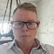 Peter McNeil | About | University of Technology Sydney