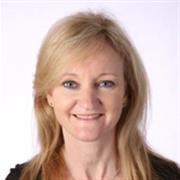 Robyn Lowe | About | University of Technology Sydney